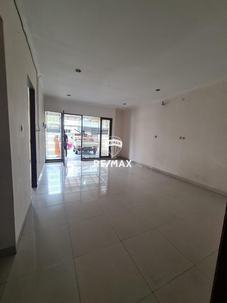 Rumah 2lt luas 120m type 2KT Metland Menteng Cakung | REMAX Indonesia